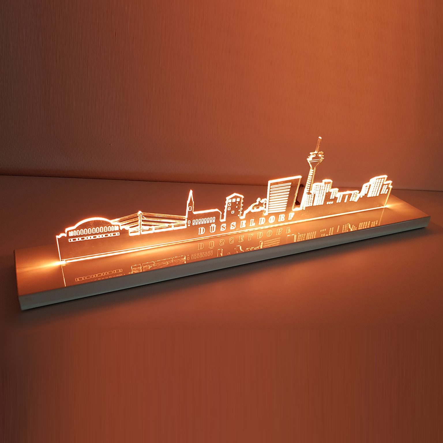 LED-Skyline Düsseldorf - Werkstatt für angepasste Arbeit